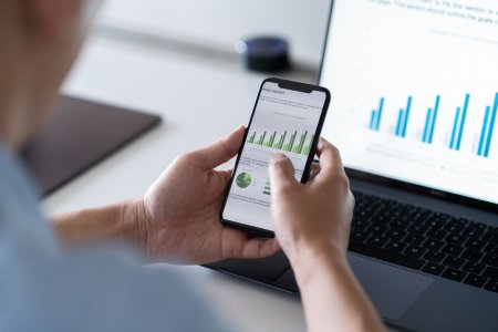 A practical guide to creating financial reports - Infogram